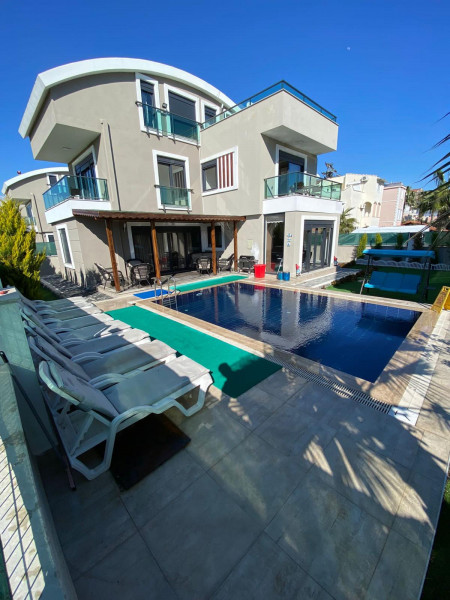 Villa Herkül-2, Serik Bölgesinde, 4 Odalı, Geniş Teraslı - Antalya ...